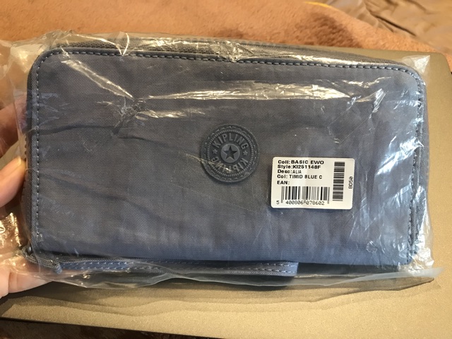 ส่งต่อกระเป๋าสตางค์ #KIPLING สี Timid blue ของแท้ ไม่เคยใช้งาน ...
