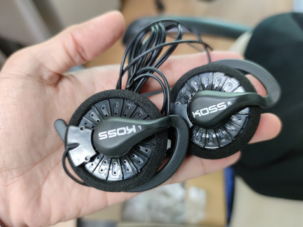 Koss KSC35 หูฟังออนเอียร์ จากอเมริกา | Shopee Thailand