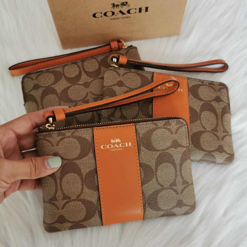 Coach Corner Zip Wristlet In Signature Canvas (58035)ของแท้ ...