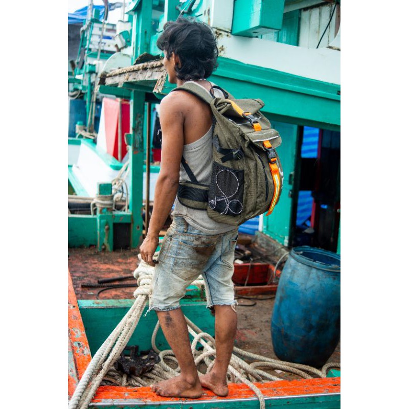 พร้อมส่ง NEWกระเป๋าเป้ BACKPACK TRULY REFLECTIVE BAG แบกสีเขียว รุ่น ...