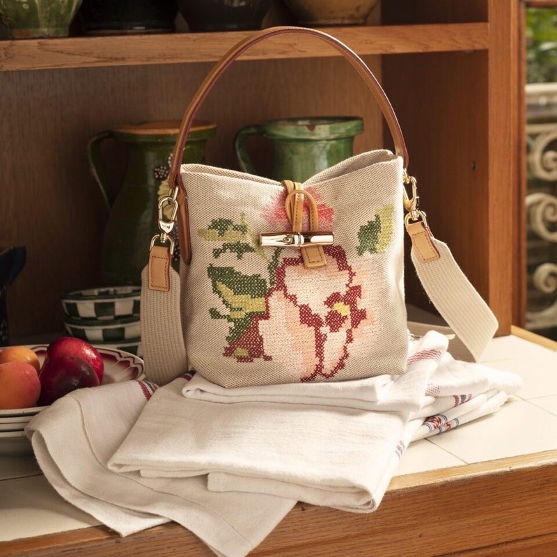 L o n g c h a m p Ro seau B ucket Bag - chom_shop_bag - ThaiPick