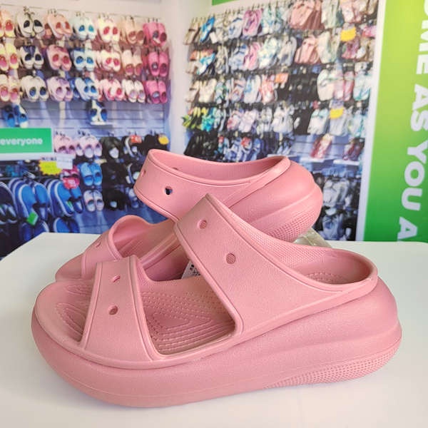 clog ceocs2565 ฤดูร้อนใหม่ Crocs หนา -รองเท้าแตะทรายที่มีความหนาเป็น ...