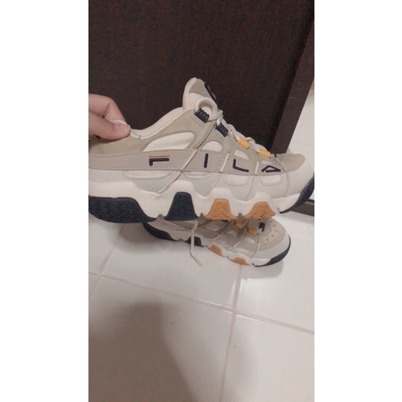 รองเท้าผ้าใบ size 36.5 ยาว23.5cm FILA สภาพใหม่มือ1 - marisarattanakitpaiboon - ThaiPick