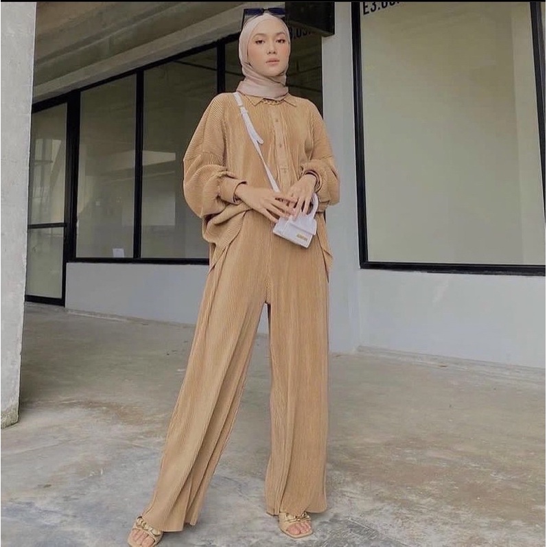 Pleath set ชุดเซ็ทอัดพลีท รุ่นนี้ทำออกมาสไตล์โอเวอร์ไซส์นะคะ เน้นใส่แบบ ...