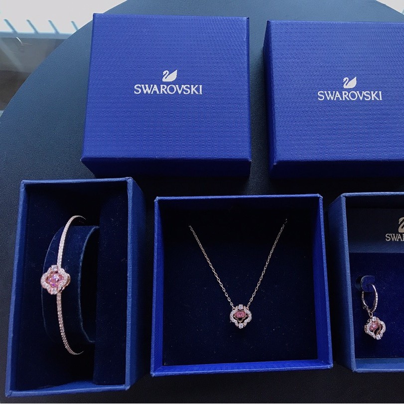 SWAROVSKI(สวารอฟสกี้) SPARKLING DANCE CLOVER สร้อยข้อมือคริสตัล 5516476 ...