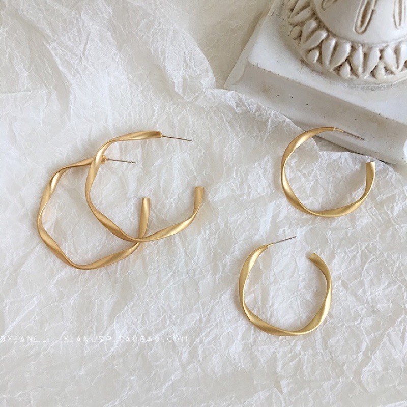 ต่างหูวงกลมเกาหลีเรียบง่ายสไตล์ยุโรปและอเมริกา 2021 S925 Silver Net Red - yomikoko.th - ThaiPick