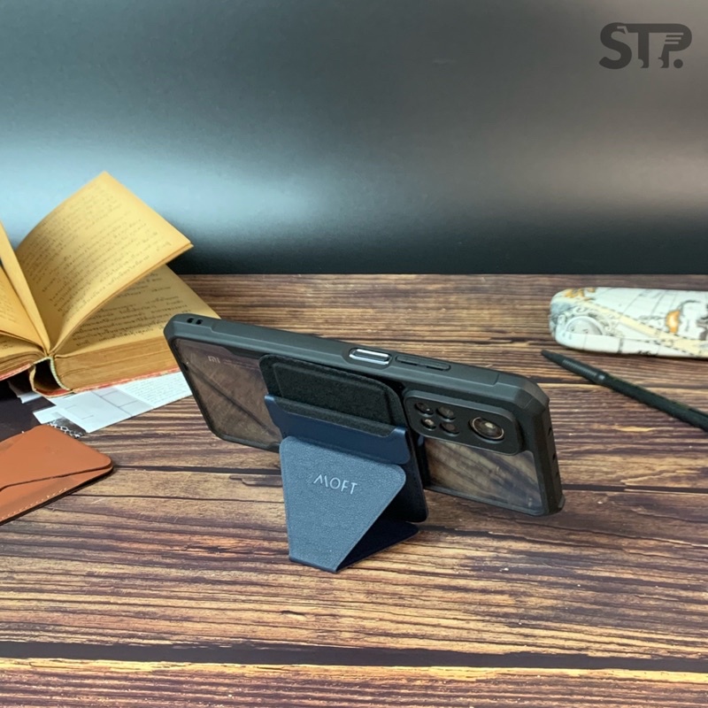 ใช้ได้ทุกรุ่น MOFT SNAP-ON SNAP STICKER ขาตั้งมือถือระบบแม่เหล็ก พับเก็บได้ ด้านหลังใส่บัตรได้ ...