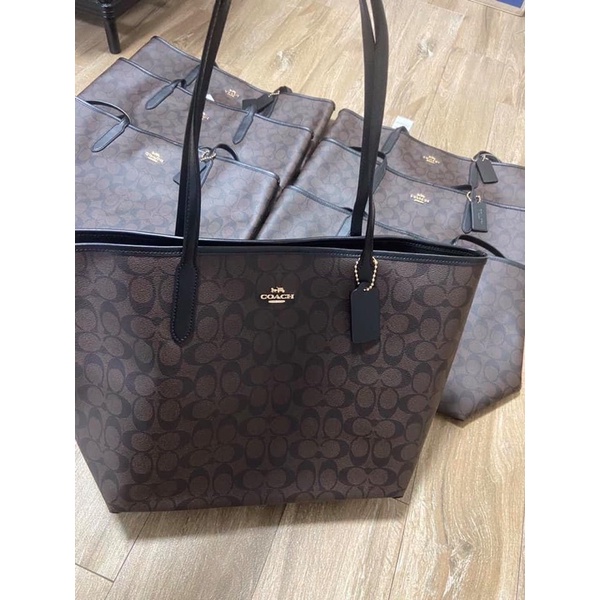พร้อมส่งในไทยแท้จากอเมกา CITY TOTE IN SIGNATURE CANVAS (โทสนิ่ม ...