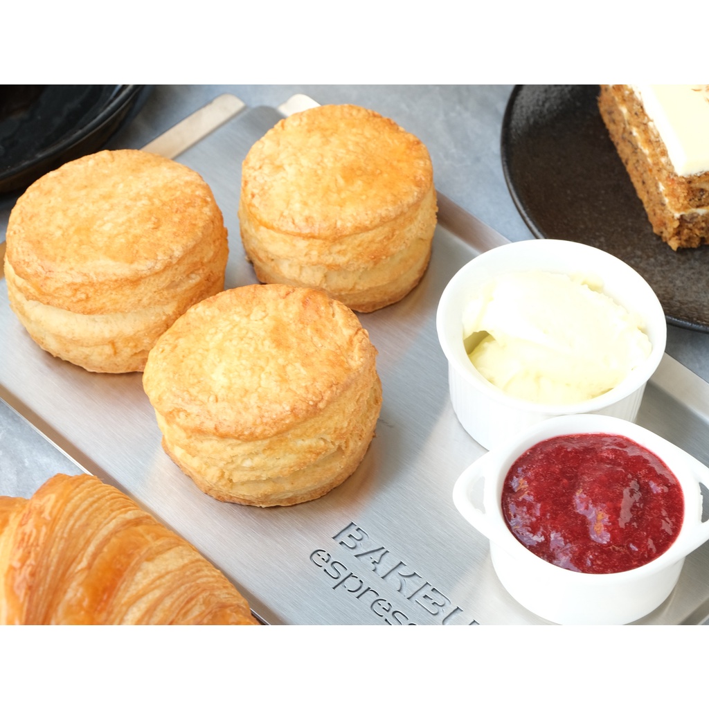 Plain Scone 2 ชิ้น (เพลนสโคน) ทานคู่กับเบอรี่แยม - bakebury - ThaiPick