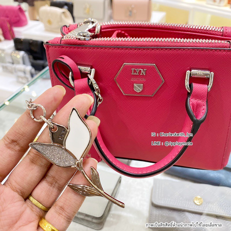 LYN กระเป๋าสะพายข้าง LYN รุ่น Edition Sofia Micro Handbag : LL21CBS025 แท้จากชอป พร้อมอุปกรณ์ ...
