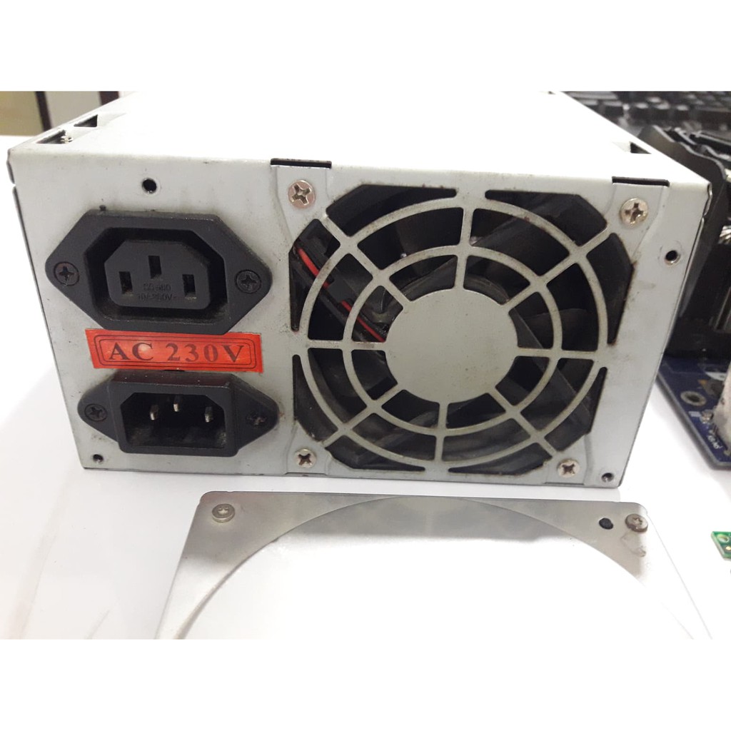 CPU INTEL PENTIUM 4 2.40 GHZ + Mainboard Laser FOXCONN +PSU 320W +Hard ...