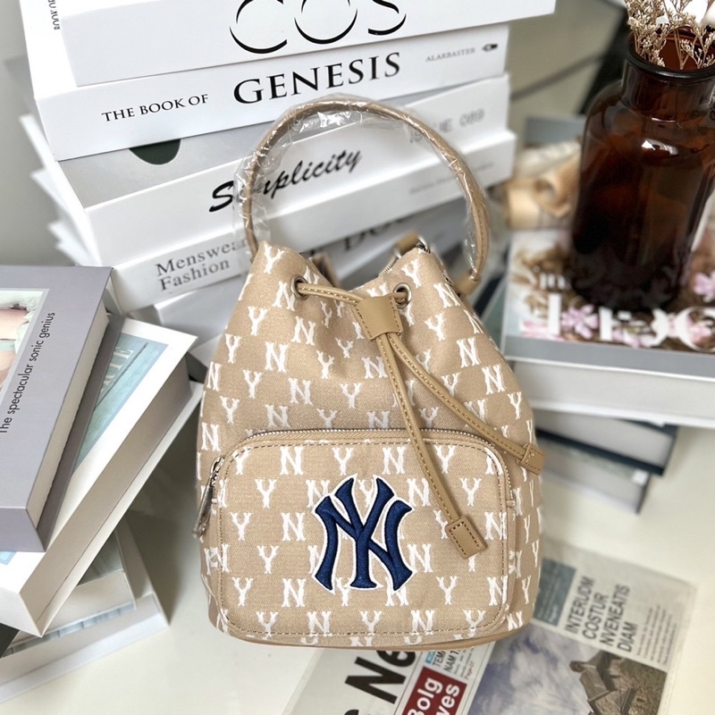 พร้อมส่ง MLB MONOGRAM Bucket Bag NEW YORK YANKEES กระเป๋าสะพายบัคเก็ต ...