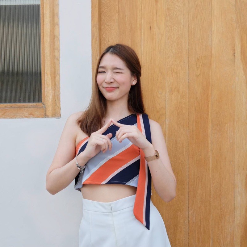 Cronie.official - Ellie crop เสื้อครอป ไหล่เฉียง - cronie.official ...