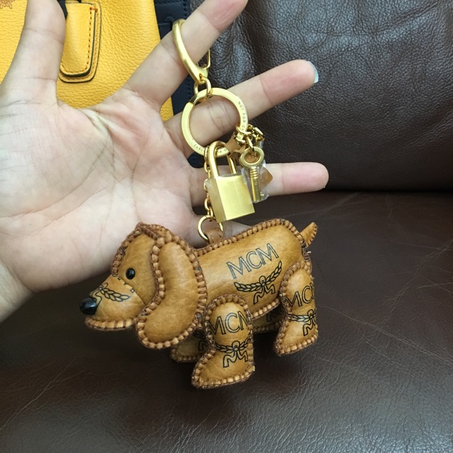 พร้อมส่งไทย new mcm heritage dog keychain - panvipapinyocheep - ThaiPick