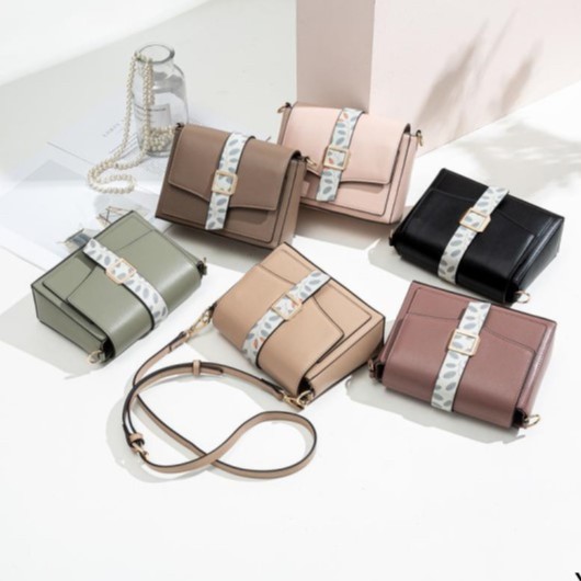 X034 กระเป๋าสะพายข้างผู้หญิง Prettyzysแท้พร้อมส่ง กระเป๋าสะพายไหล่ แฟชั้นเกาหลี แบบใส่โทรศัพท์ ...