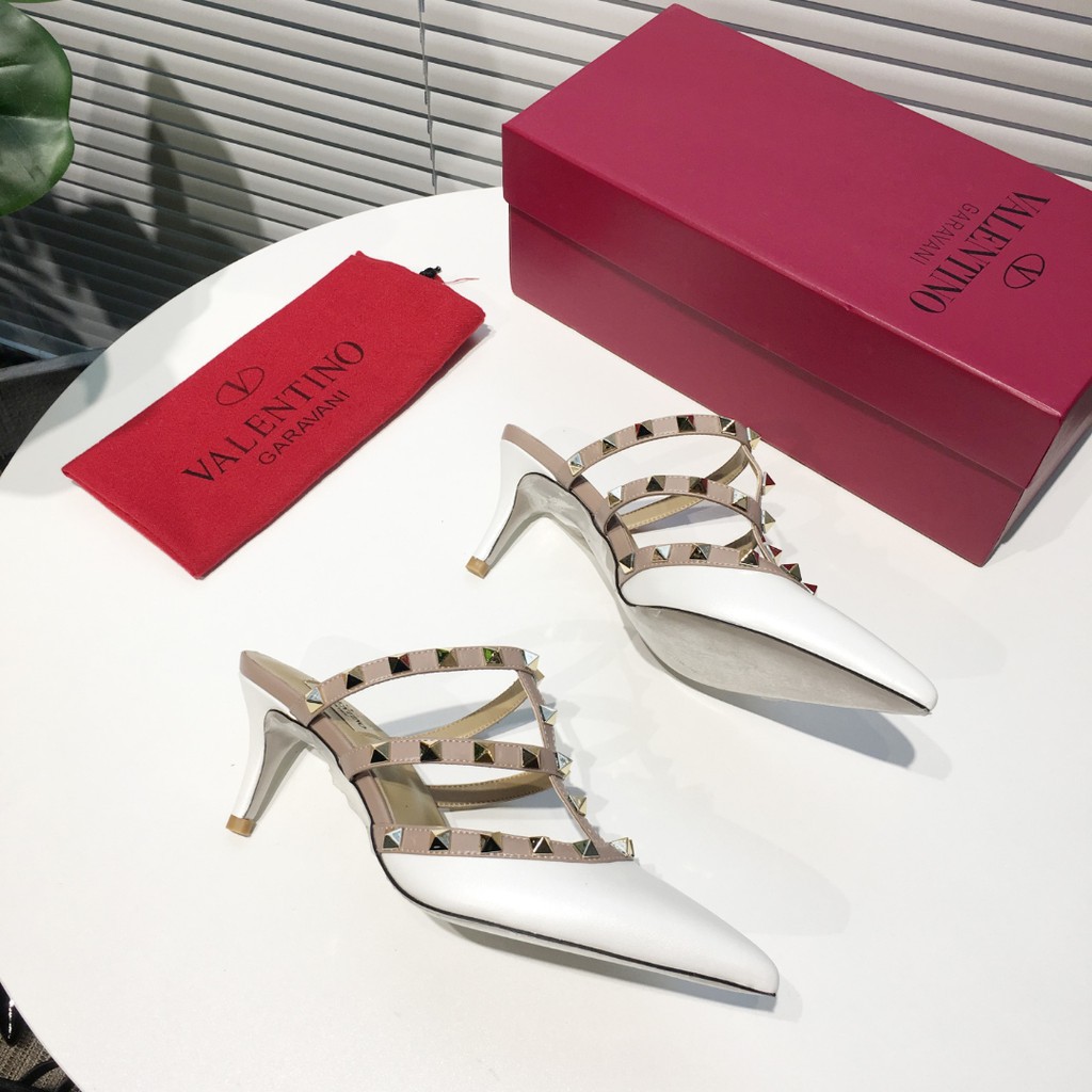 VALENTINO คลาสสิก rivet Tale ออกแบบรองเท้าส้นสูงรองเท้าผู้หญิงสีขาว ...