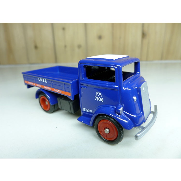Original package 7V truck lner trailer model collection British ...