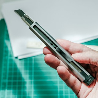 คัตเตอร์ มีด OLFA รุ่น Limited Series AA Ltd-02 (Made in Japan) | Shopee Thailand