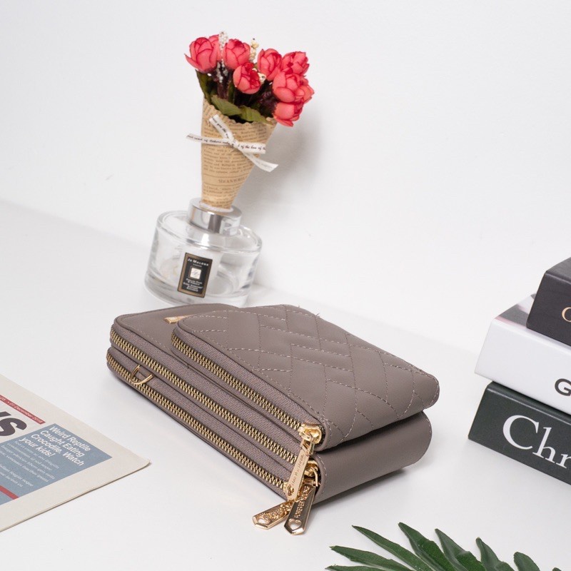 ♚¤กระเป๋าสะพายข้าง Forever Young ทรงตั้ง 3 ช่องซิป สุดหรู งานเข้าใหม่ ...