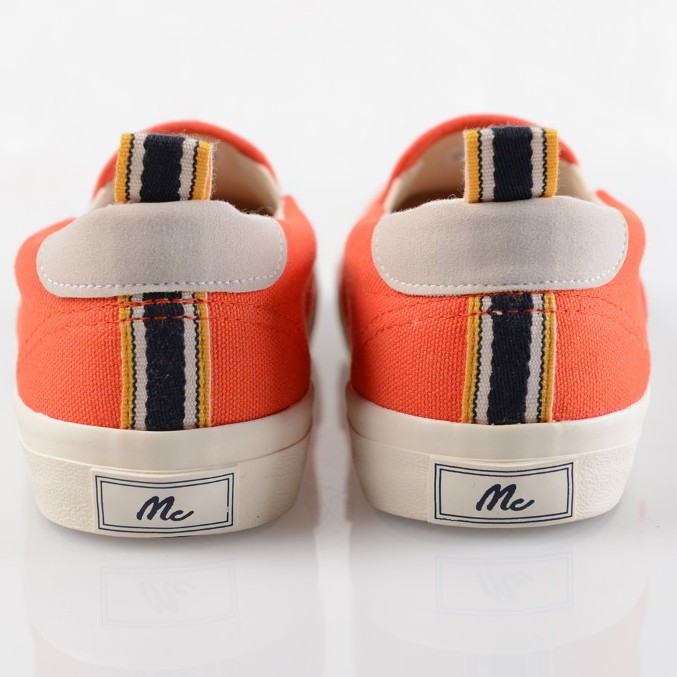 Mc Jeans รองเท้า Slip on สีส้ม ทรงสวย ใส่สบาย สามารถใส่ได้ทั้งชายและ ...