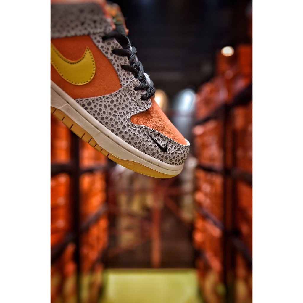 Atmos x Nike SB Dunk สี "ซาฟารี" สีแบรนด์ร่วมนี้มีความก้าวหน้าอย่างมาก ...