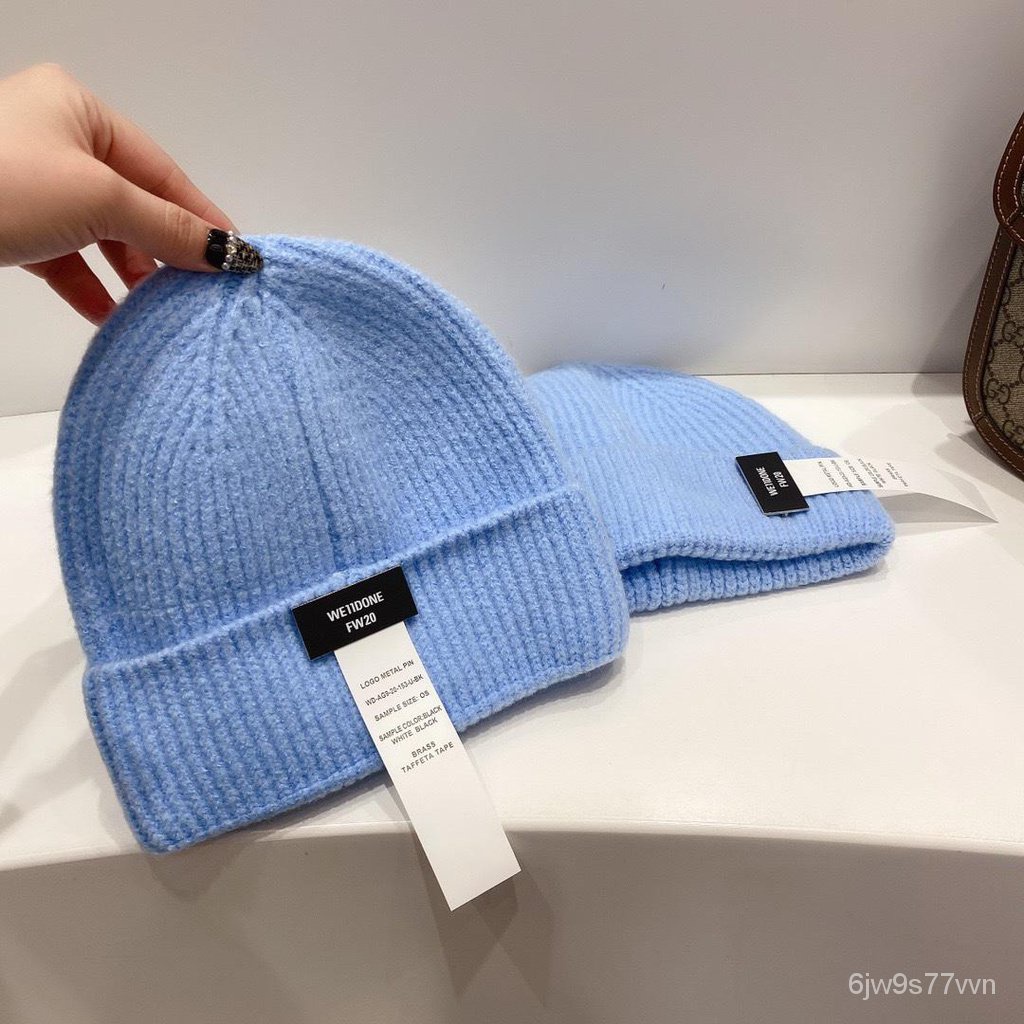 หมวกมงกุฏ Well - done dynamic letter logo needle knitted hat ...