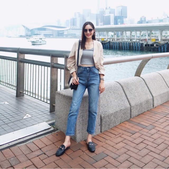 Laura blue (กางเกงยีนส์เอวสูง ทรงบอย Size L สีตามภาพแรก) ส่งต่อ 950 ...