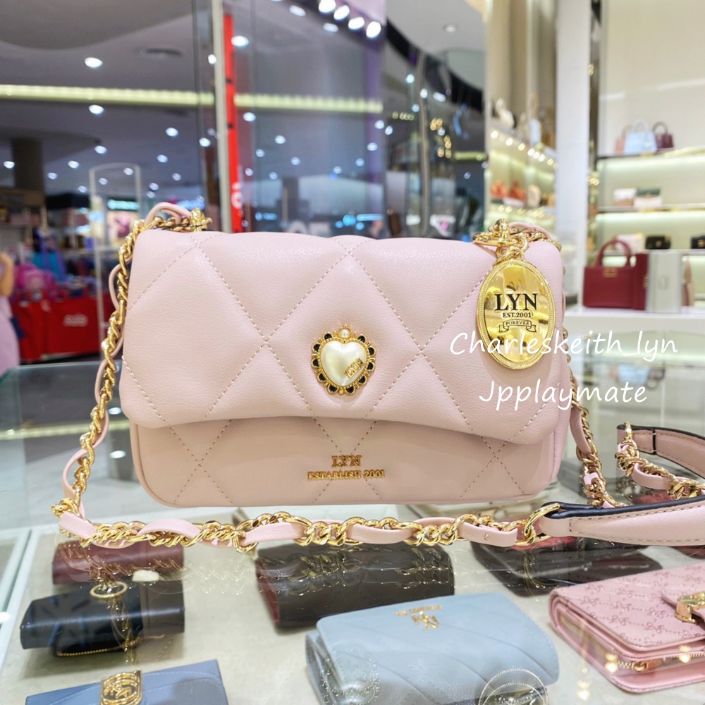 LYN กระเป๋าสะพายข้าง LYN รุ่น Trixie S Crossbody Bag LL21FBF189 แท้จากช ...