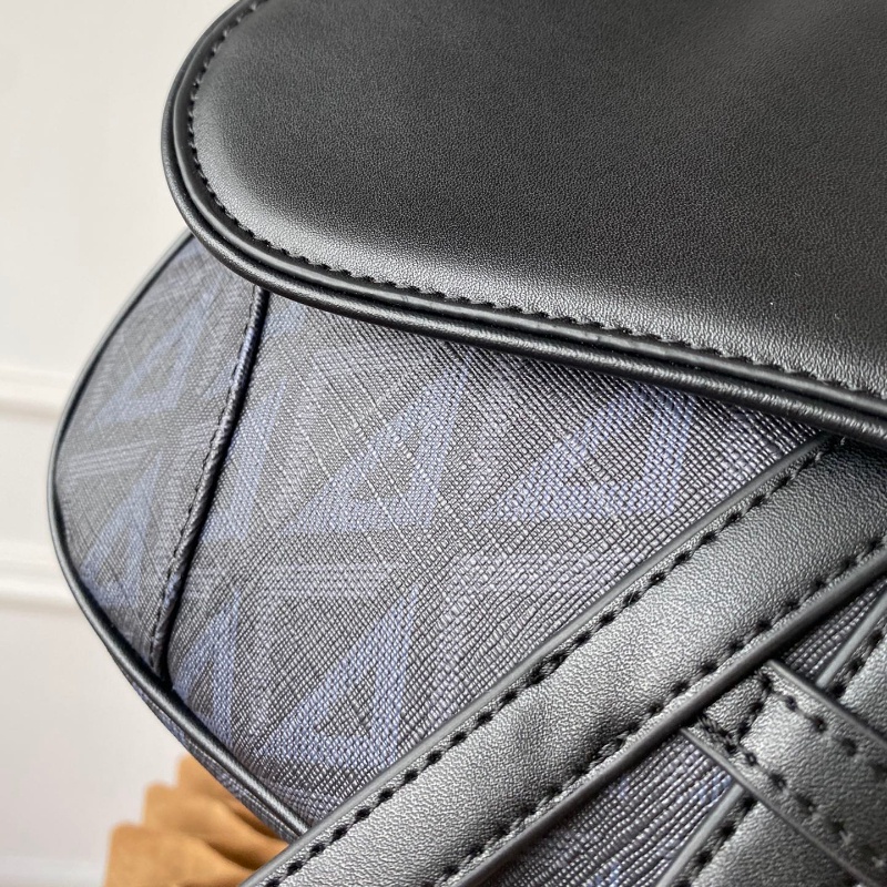 พร้อมกล่อง Dior CD Diamond Diamond Pattern Saddle Bag Crossbody Chest ...