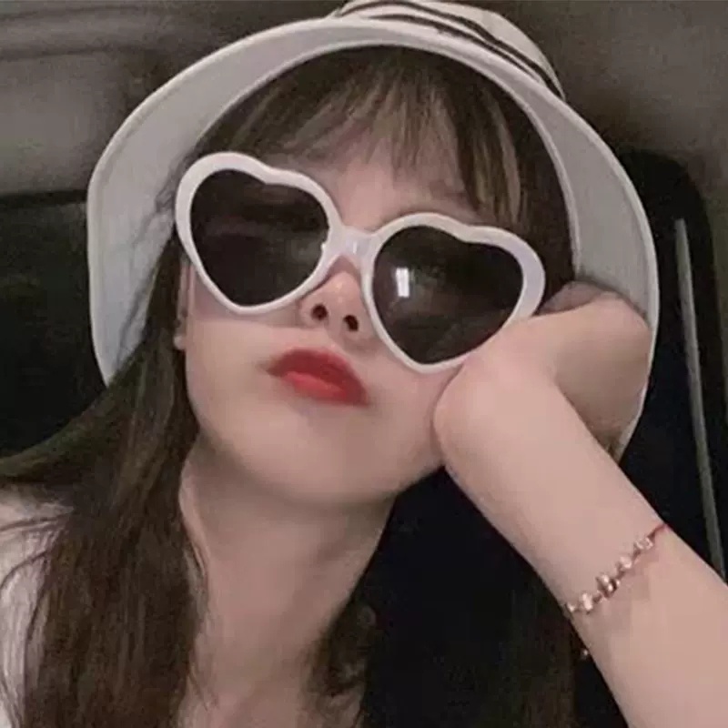 Magic789 Ins แว่นตากันแดด รูปหัวใจน่ารัก อินเทรนด์ ตลก พร็อพถ่ายภาพ ชายหาด แว่นตากันแดด พีช ...