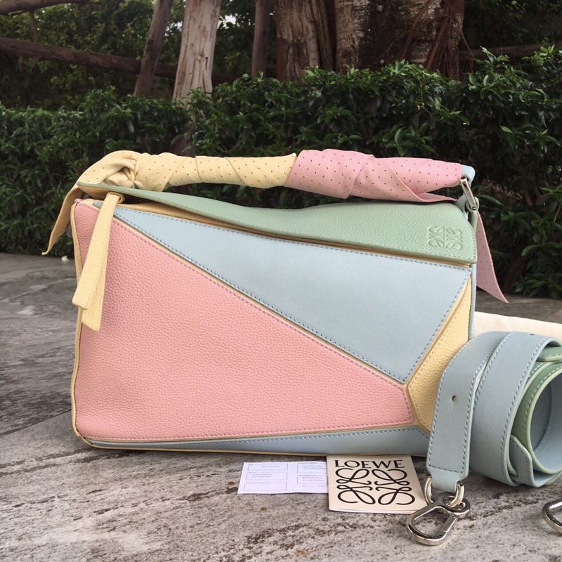 Kept Unused Loewe Puzzle Multicolor Medium Bag สีสวยมาก สะพายได้ 5 แบบ ...