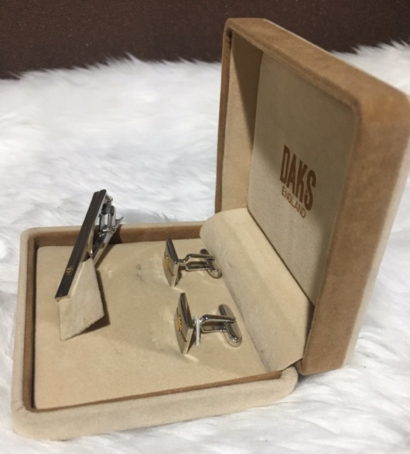 เซ็ตกระดุมข้อมือ+ที่หนีบเนคไทยี่ห้อ DAKS ของแท้ ????% - ouiyo - ThaiPick