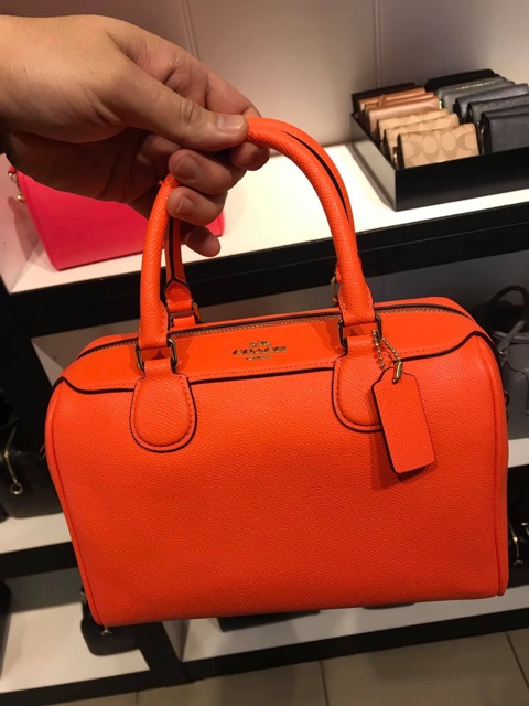 พร้อมส่ง แท้ ????????????% New Coach หมอน 9” MINI BENNETT SATCHEL ...