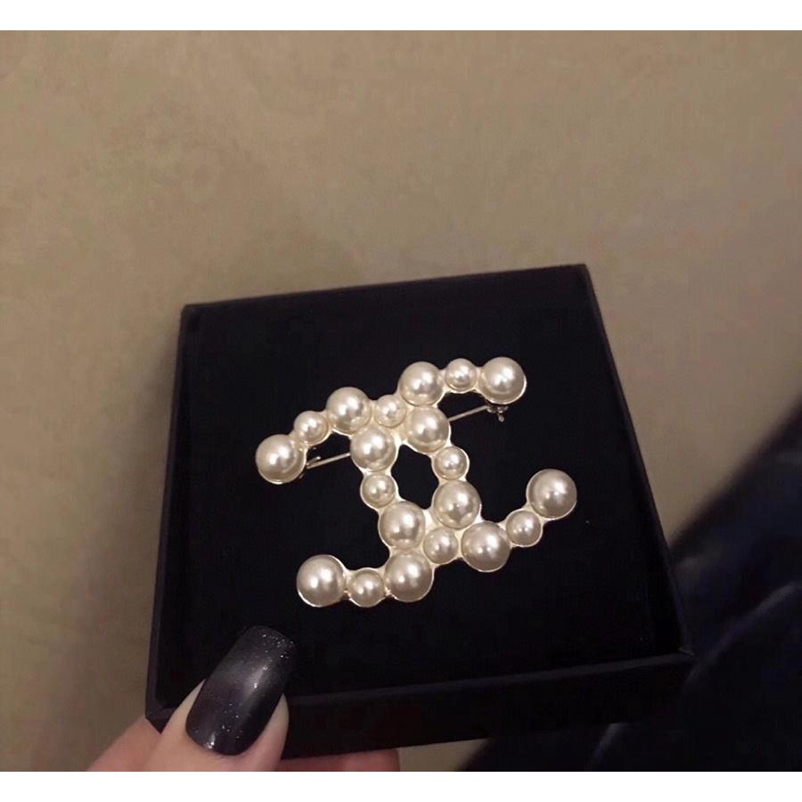 Xiaoxiang new chnel pearl classic brooch Swarovs Pearl this simple ...