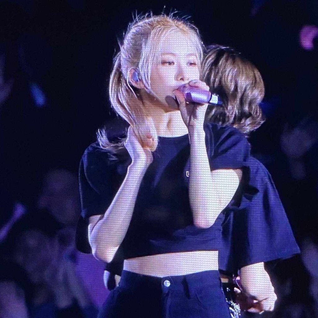 GW เสื้อดาราฮิดกัน lasaก็มีที่เหมือนกับที่Lisaใช้ เสื้อยืดสั้นตัวอักษร ...