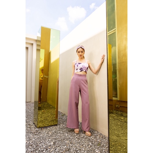 Rockcandy Marlyn เสื้อพิมพ์ลายดอกไม่ซ้ำเเน่นอน รุ่นนี้มาน้อยนะคะต้องรีบใส่ตระกล้าเเล้ว ...