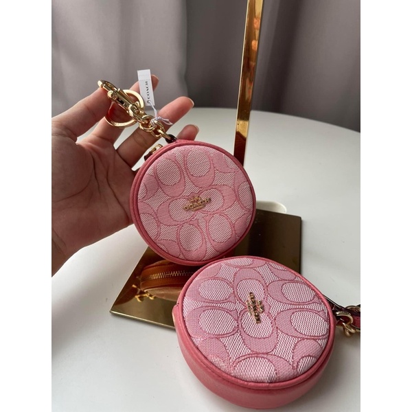 พร้อมส่ง แท้ New Coach พวงกุญแจ CIRCULAR COIN POUCH IN SIGNATURE ...