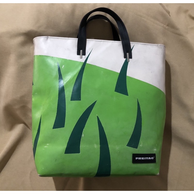 Freitag BOB แท้ สภาพดี ลายสกรีนสนามหญ้า - nanshop.jp - ThaiPick