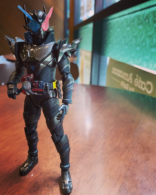 ขาย S.H. Figuarts Kamen Rider Build Rabbit Tank Hazard Form - sim00752 ...