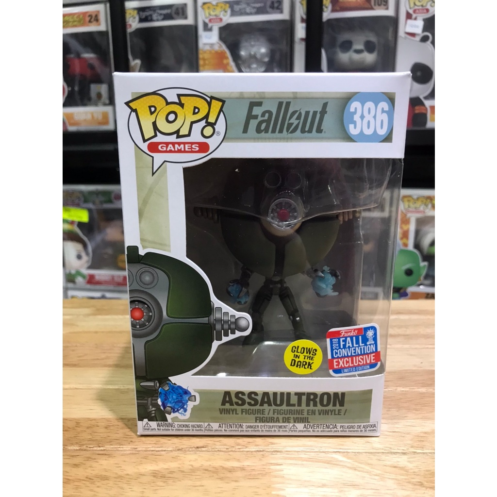 Funko POP Games - Fall Out - Assaultron (GITD) NYCC (#386) | Shopee ...
