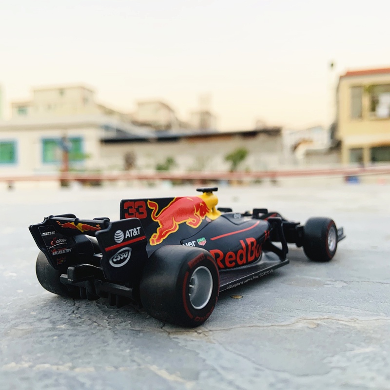 Bburago 1:32 RB13 Ferrari Red Bull Mercedes-Benz Formula One car with ...