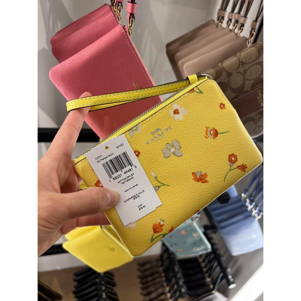 พร้อมส่ง แท้ New Coach คล้องมือ 1 ซิป S CORNER ZIP WRISTLET WITH ...