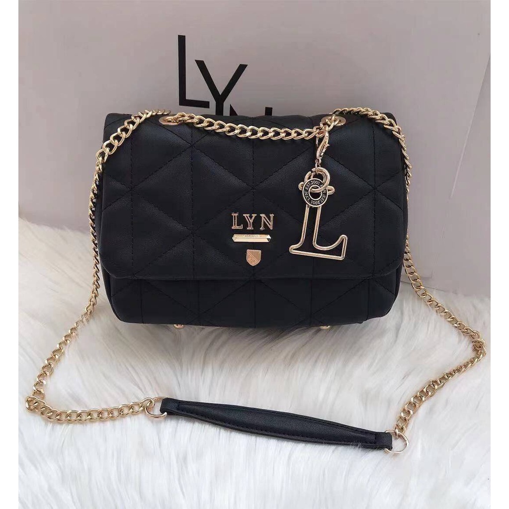 พร้อมส่ง กระเป๋าLynแท้ outlet ถูกกว่าช้อปจ้า กระเป๋าสะพายข้าง ใส่กระเป๋าสตางค์ได้ lynaround bag ...