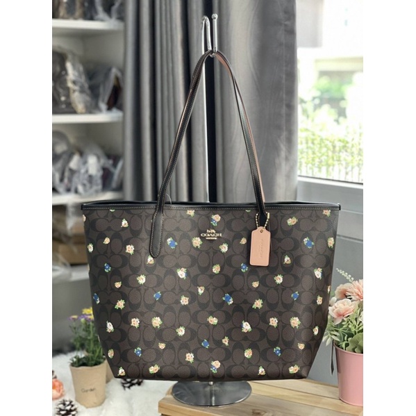 พร้อมส่งในไทยแท้จากอเมกา CITY TOTE IN SIGNATURE CANVAS (โทสนิ่ม ...