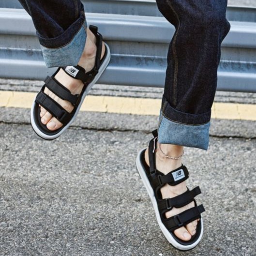 พร้อมส่ง New Balance Caravan Multi - ⚡ฟรีถุงเท้า 1 คู่⚡ ยี่ห้อนิวบาลาน ...