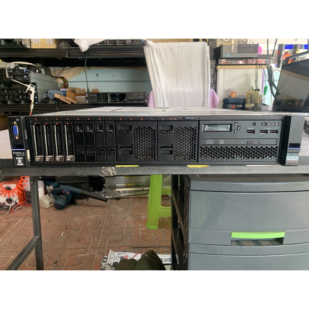 Lenovo System x3650 M5 ( ใส่ HDD ได้ 16 ลูก ) 2 x E5-2609 V3 1.90 GHz ...
