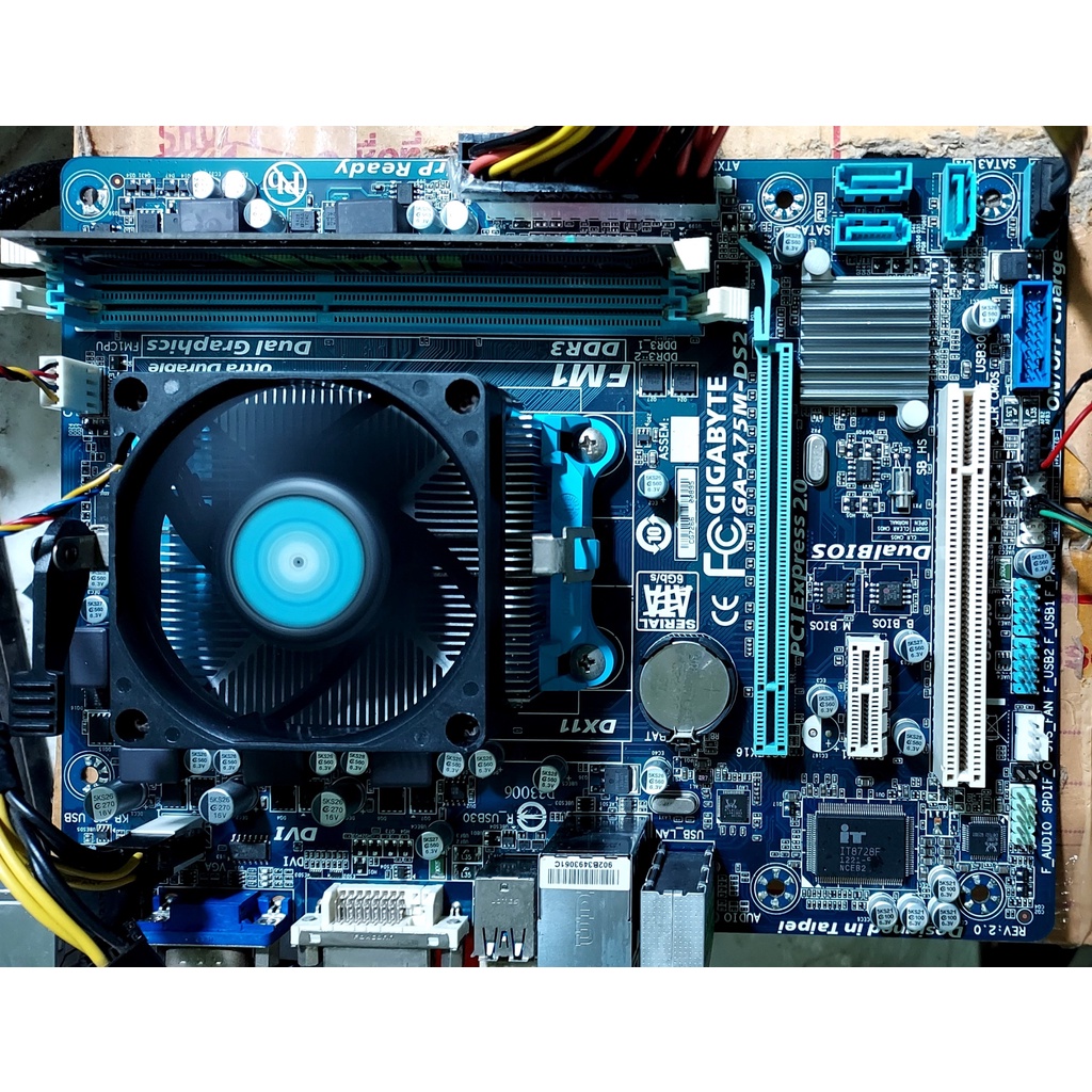 ขายชุด เมนบอร์ดAMD FM1 CPU A6 2.1GHz ( RAM DDR3 ) เทสลงวินโดว์ผ่าน ใช้ ...