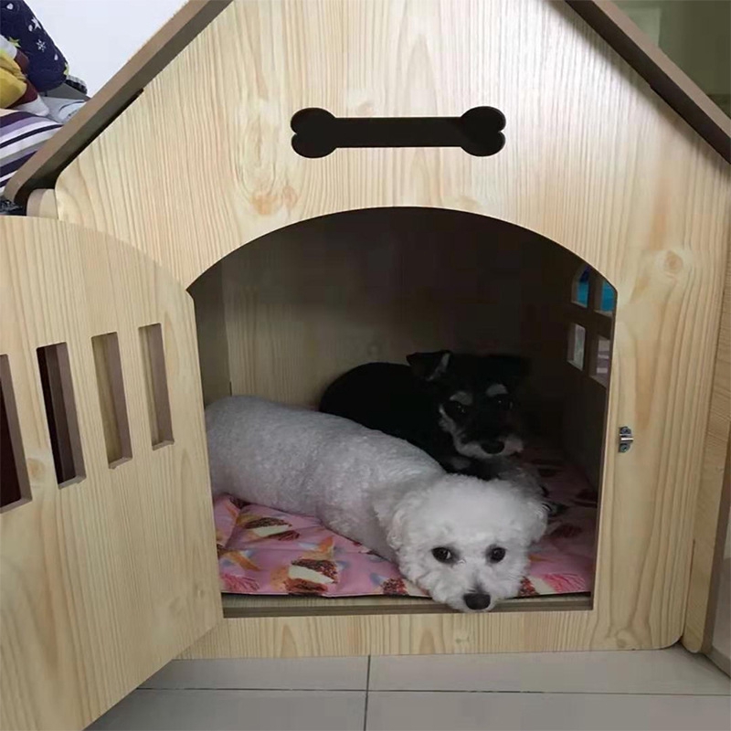 บ้านสุนัขที่ทำด้วยไม้ Lu Chong มีประตูและหน้าต่างเพื่อการส่งออกการค้า ...