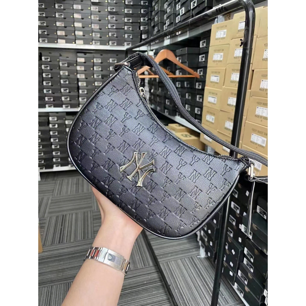 จัดส่งจากกรุงเทพแท้ MLB bag NY handbag PU กระเป๋าสะพายไหล่ Underarm bag ...