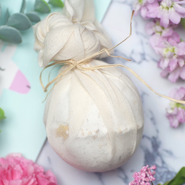 (ของใหม่) Lush Flower Power Bath Bomb 200g. - unicornlover.shop - ThaiPick